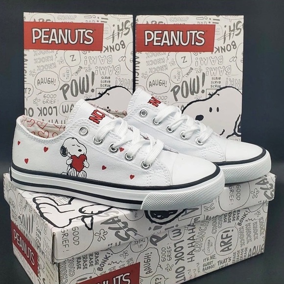 peanut’s | Shoes | Peanuts Snoopy White Canvas Laceup Children Shoe ...